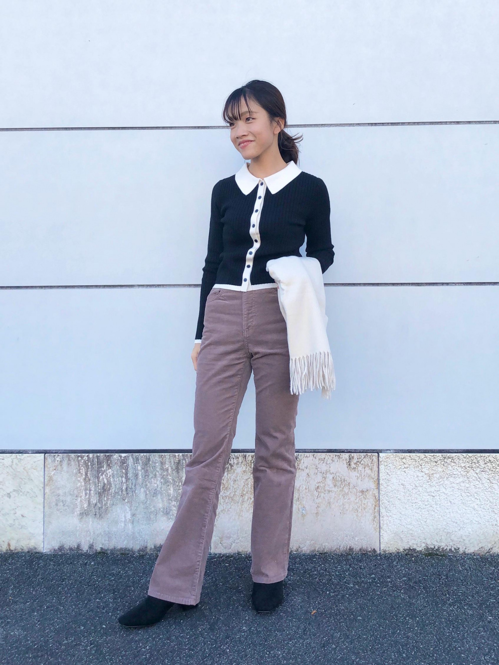 「フリーシーフリースコンビネーションカーディガン(長袖)、コーデュロイフレアパンツRS(丈標準72～76cm)」の着用コーディネート| ジーユー