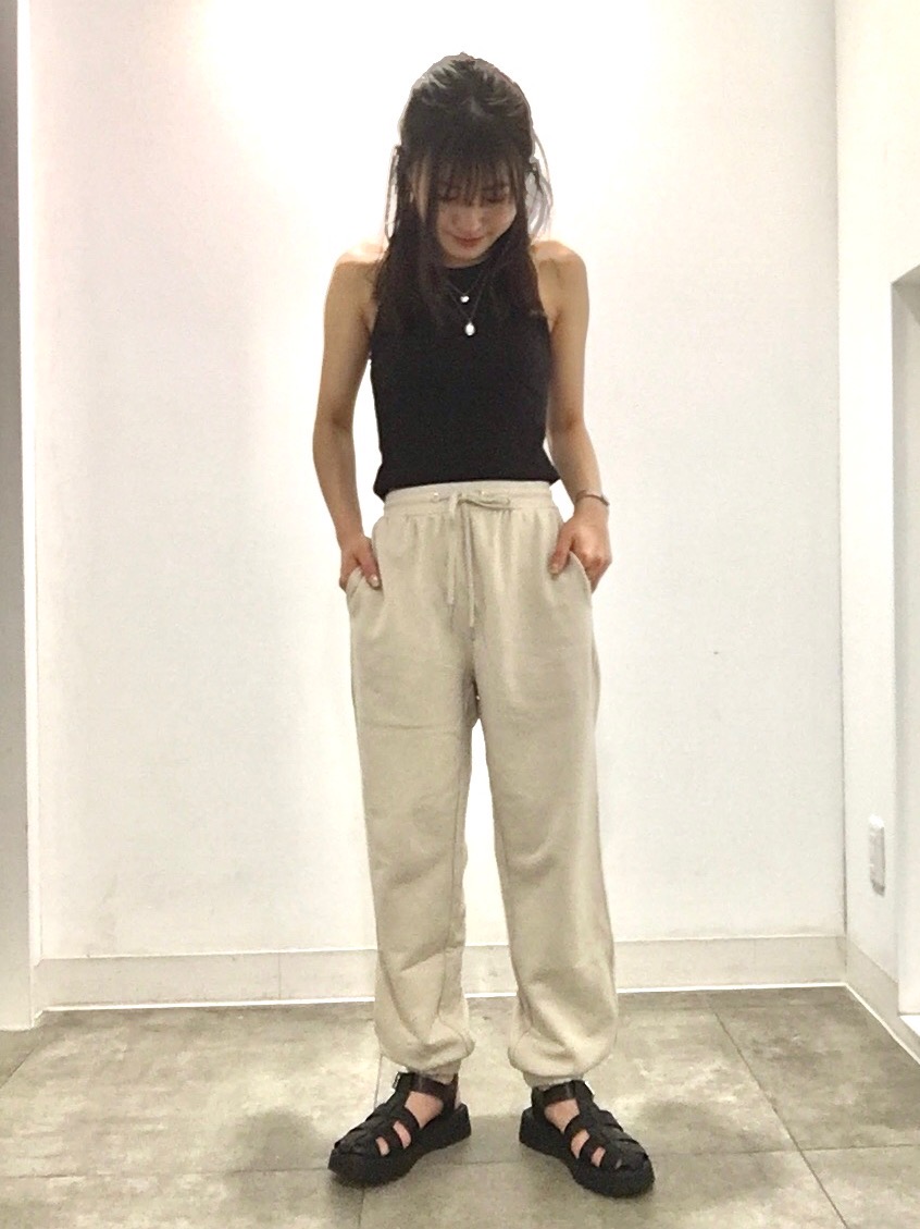 「2WAYセーラーカラーブラウス(5分袖)RS+E、ハイウエストセミワイドジーンズ(丈標準72～76cm)」の着用コーディネート| ジーユー