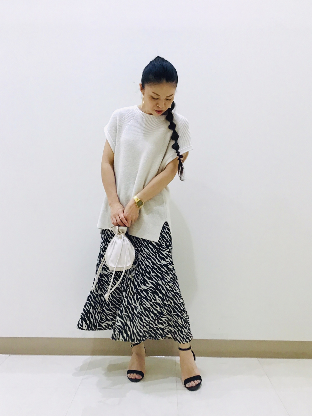 「リバーシブルビッグT(5分袖)NT+E、デニムクラッシュショートパンツOSB+EC」の着用コーディネート| ジーユー