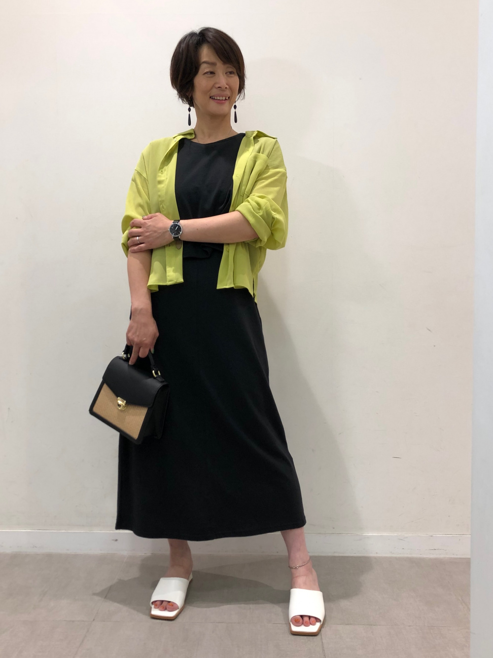 「2WAYオフショルダーT(半袖)OSB+X、ウルトラストレッチスキニーアンクルジーンズ+EC(丈短め64.0cm)」の着用コーディネート| ジーユー