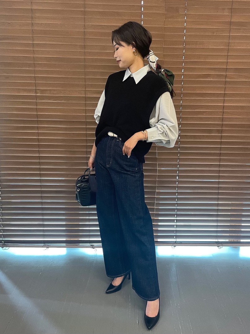 「バンドカラーボリュームスリーブシャツ(5分袖)Z+E、ハイウエストセミワイドジーンズ(丈標準72～76cm)」の着用コーディネート| ジーユー