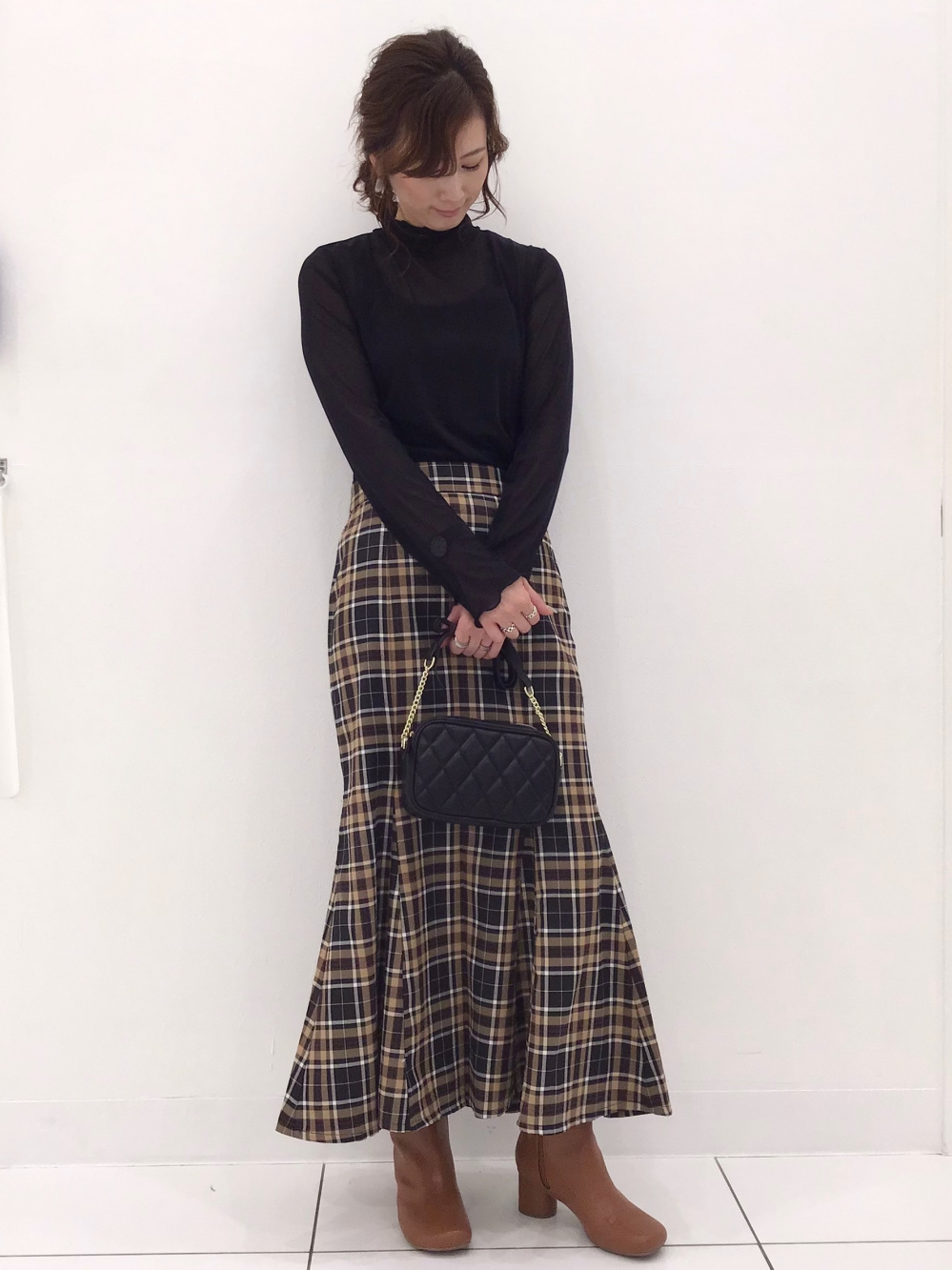 「リブクロップドタンクトップ、Vネックティアードワンピース(5分袖)」の着用コーディネート| ジーユー