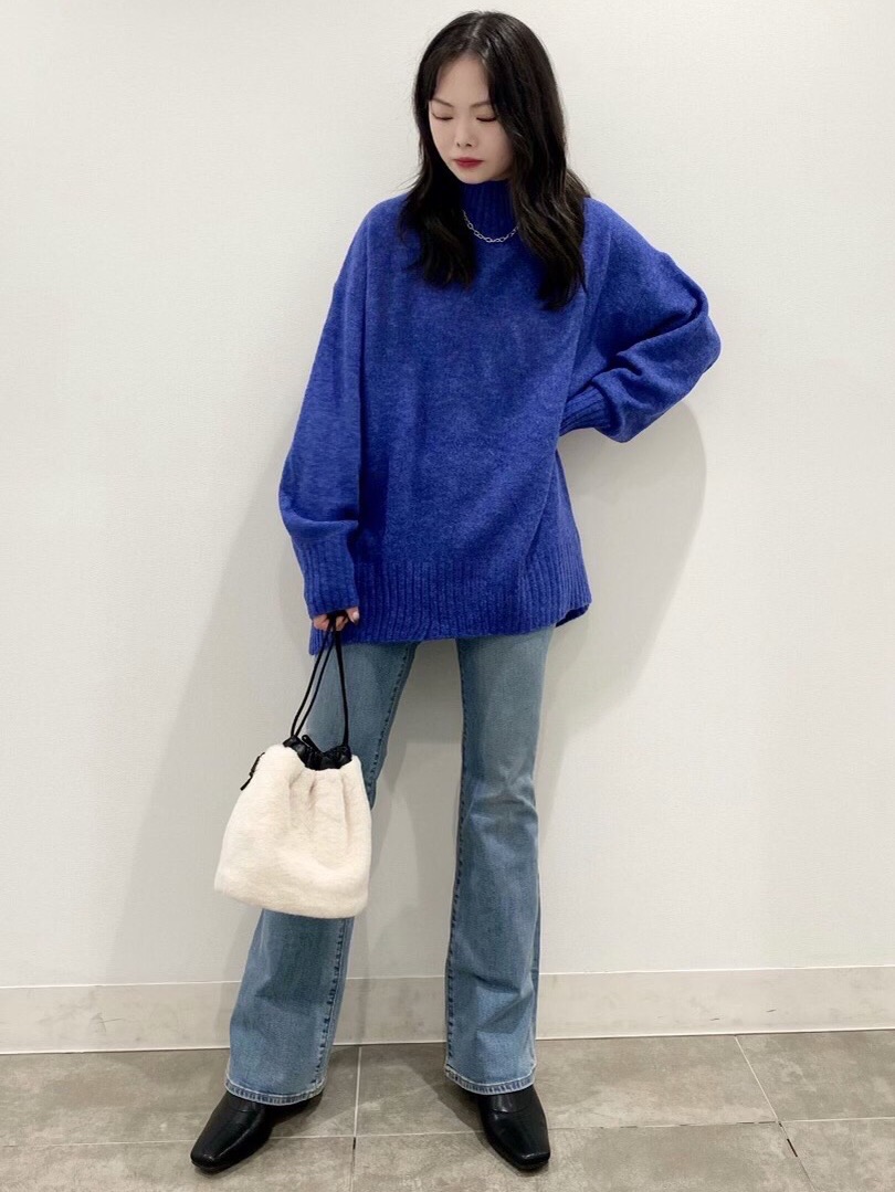 「フレアジーンズC(丈標準72.0～76.0cm)」の着用コーディネート| ジーユー