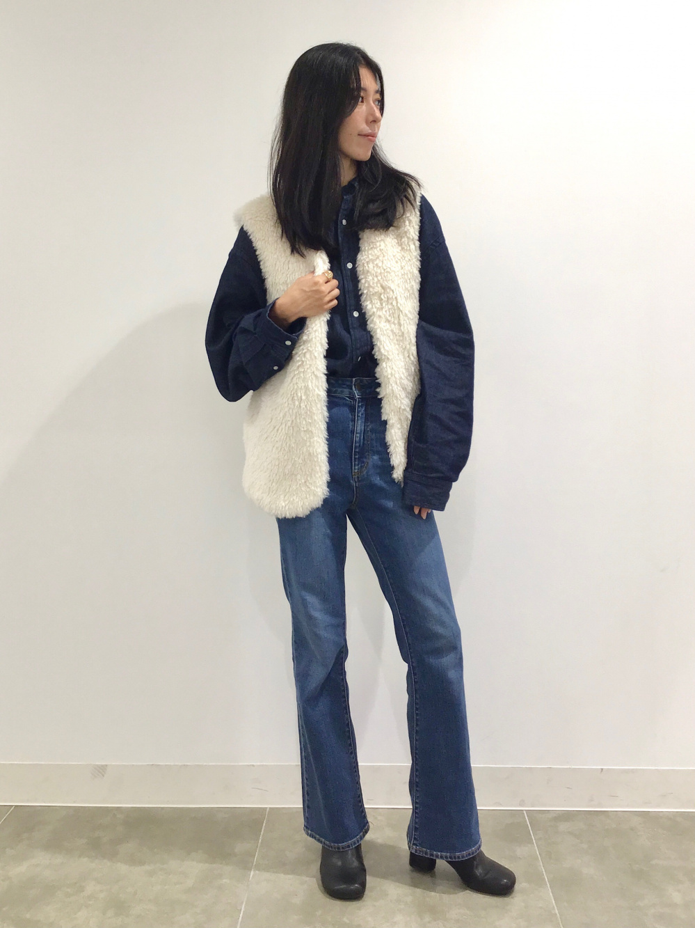 「フレアジーンズC(丈標準72.0～76.0cm)」の着用コーディネート| ジーユー