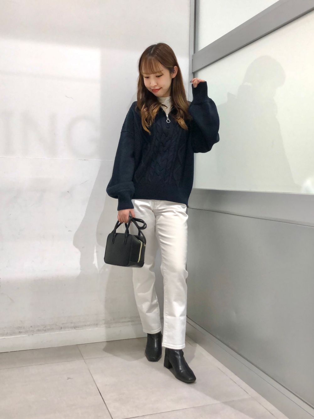 「UVカットリブコンパクトT(半袖)Z、スリムテーパードアンクルジーンズ(丈標準65～69cm)」の着用コーディネート| ジーユー