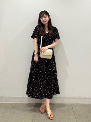 GU公式 | フラワープリントカシュクールワンピース(半袖)+E GU公式 | フラワープリントカシュクールワンピース(半袖)+E