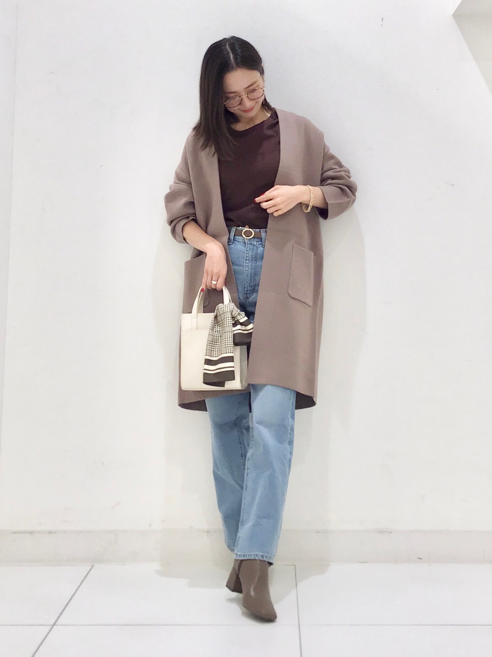 「スウェットクロップドパーカ(長袖)OSB+EC、ハイライズストレートジーンズ(丈標準71.0～74.0cm)(セットアップ可能)」の着用コーディネート| ジーユー