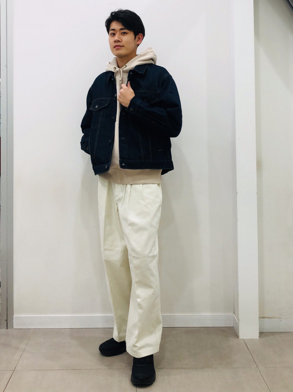 「ウィンドプルーフスタンドカラーブルゾン、パラシュートパンツ(セットアップ可能)」の着用コーディネート| ジーユー