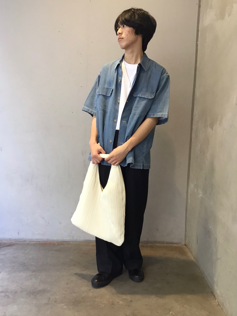 「ヘビーウェイトクルーネックT(長袖)、ニットフルジップパーカ(長袖)NT+E」の着用コーディネート| ジーユー