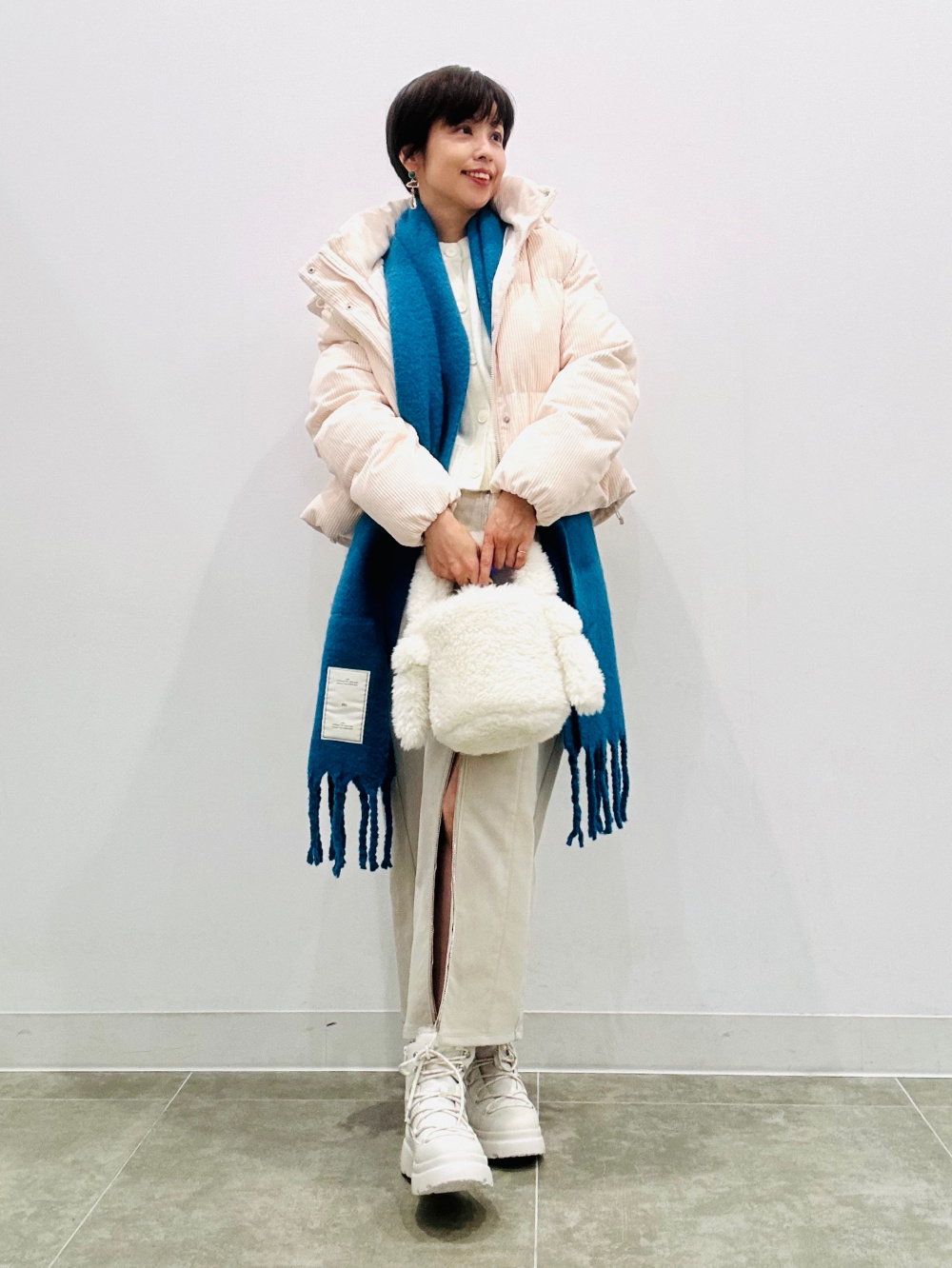 「Puffy Touch Crew Neck Short Cardigan、Barrel Leg Jeans/Long+EC(78.5cm)」| GU的穿搭理念