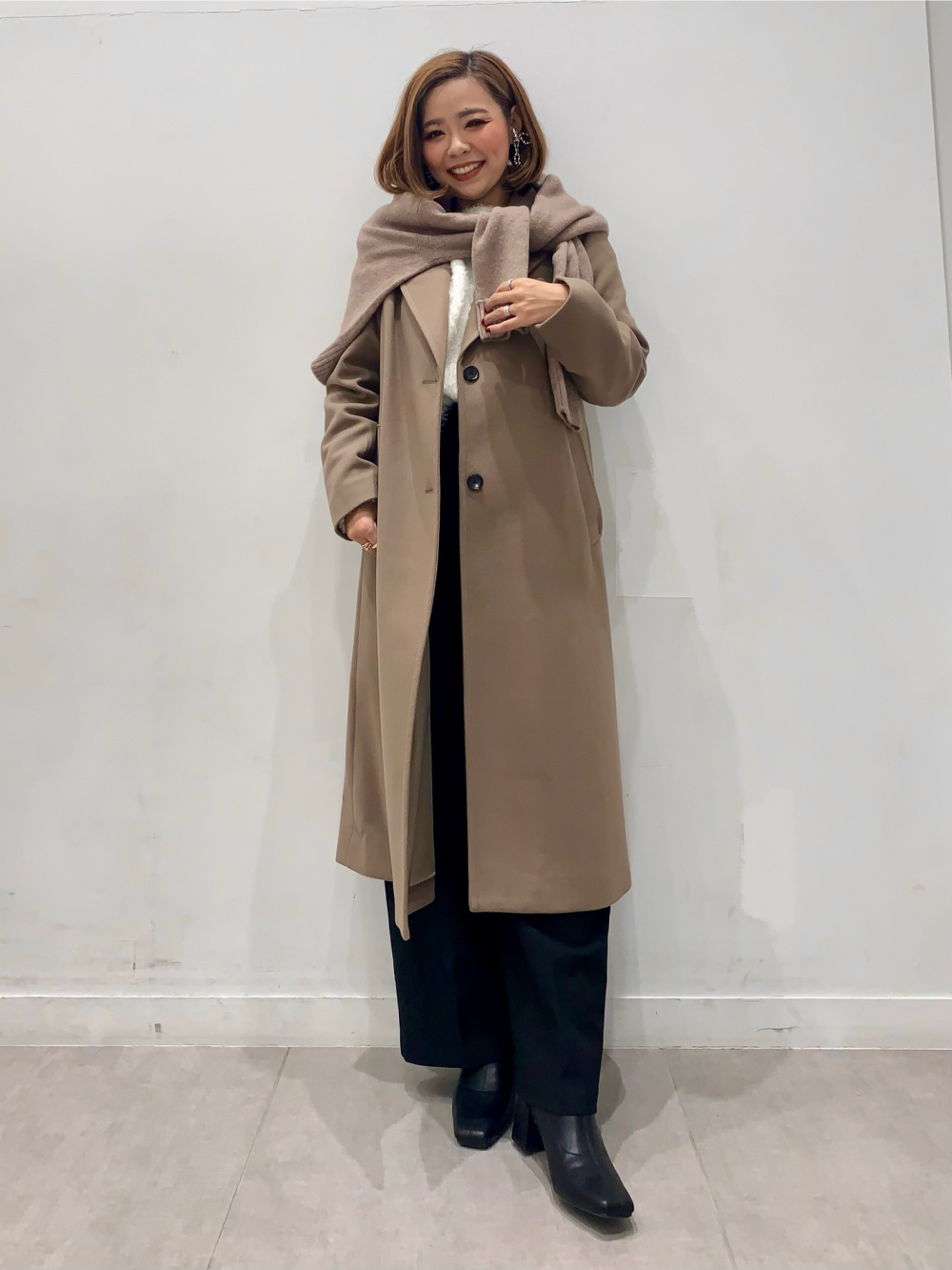 「Puffy Touch Crew Neck Short Cardigan、Barrel Leg Jeans/Long+EC(78.5cm)」| GU的穿搭理念