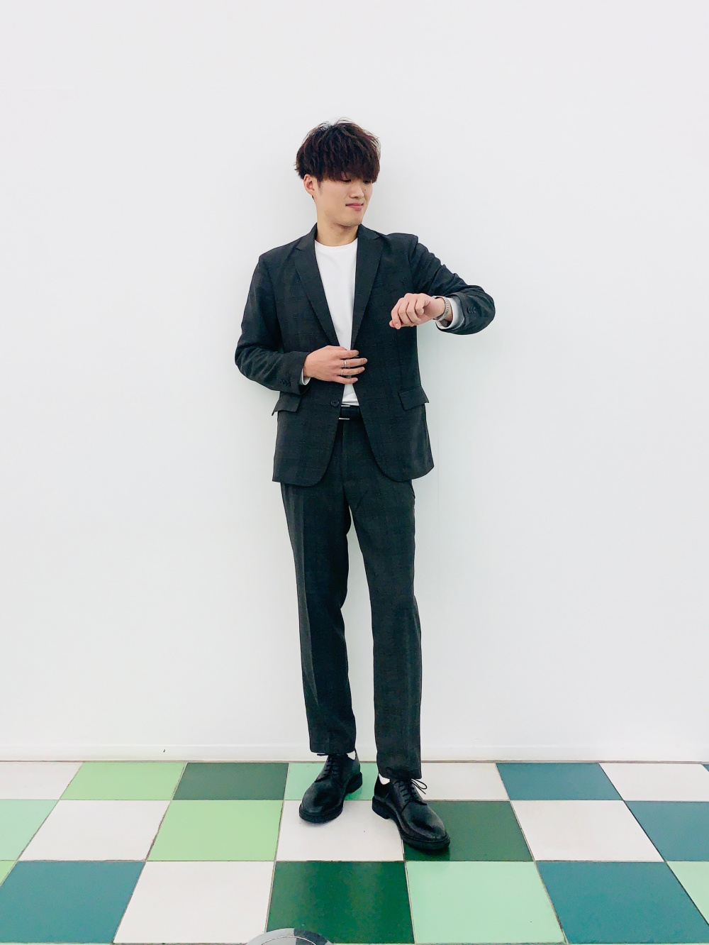 「テーラードジャケットSW+E(セットアップ可能)、ソフトコットンモックネックT(長袖)」を使ったコーディネート