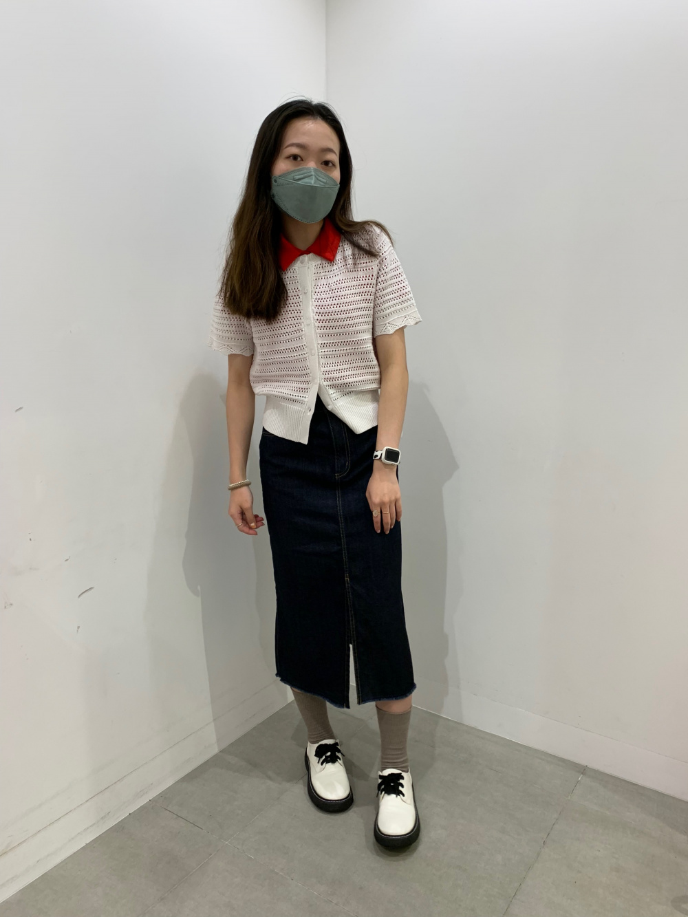 「グラフィックT(半袖)(カレッジロゴ)、ハイウエストカラーストレートスラックス(丈標準69～73cm)」の着用コーディネート| ジーユー