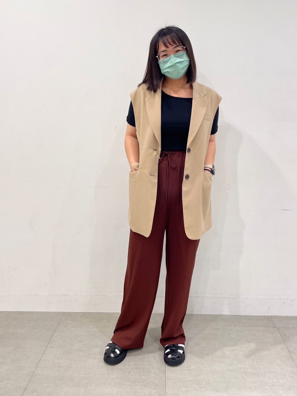 「UVカットバイカラーカーディガン(長袖)OSC+EC、ノットミニT(半袖)OSB+EC」の着用コーディネート| ジーユー