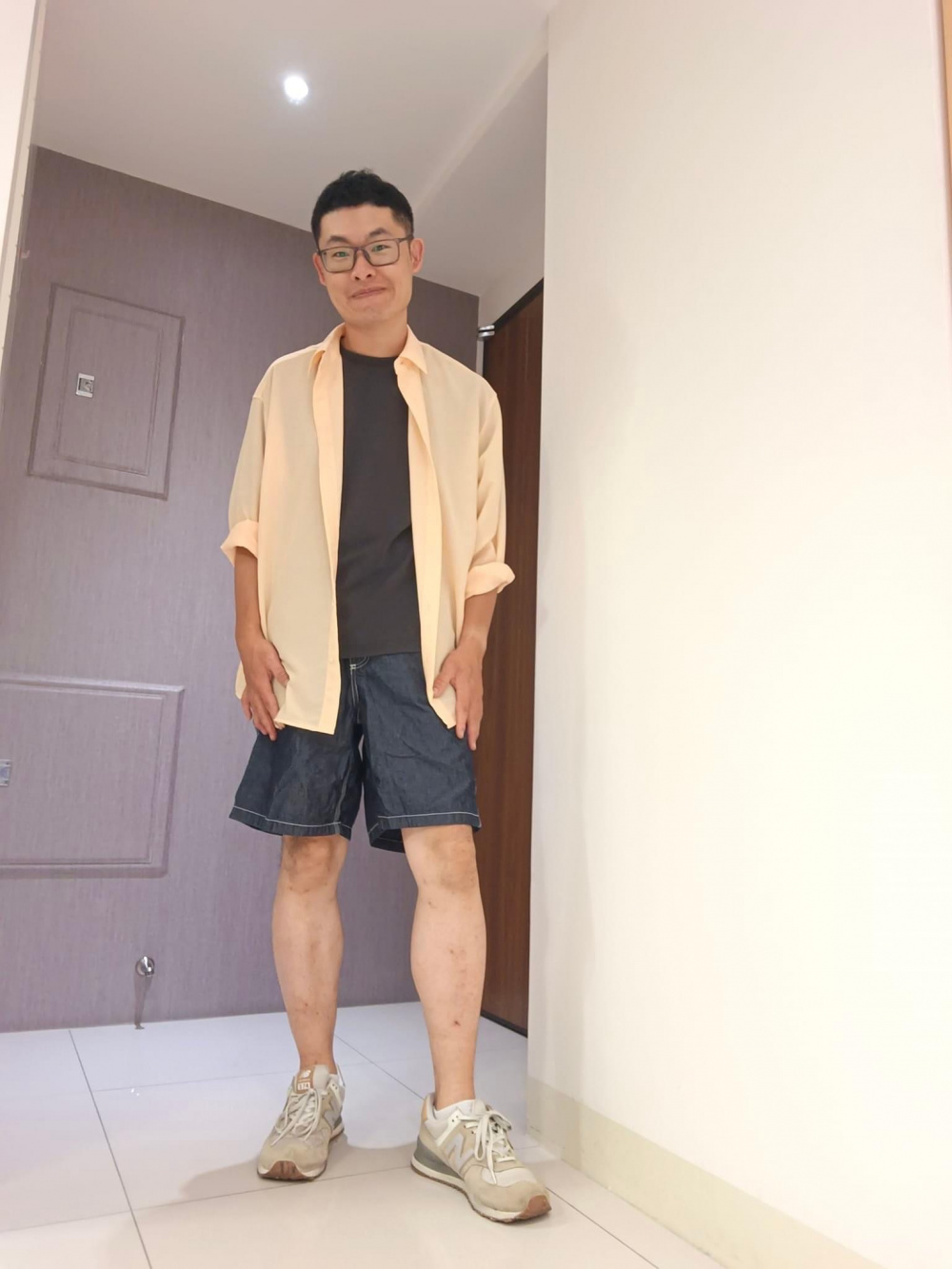 「牛仔及膝畫家短褲OSB+EC」的穿搭靈感 | GU