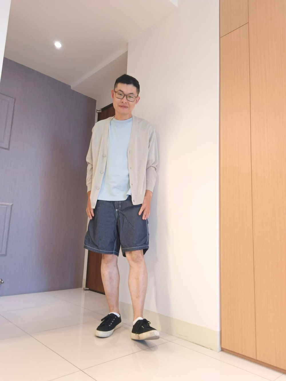 「牛仔及膝畫家短褲OSB+EC」的穿搭靈感 | GU