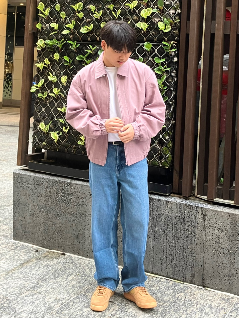 Check styling ideas for「Wide Straight Jeans、Colourful 50 Socks」| UNIQLO AU