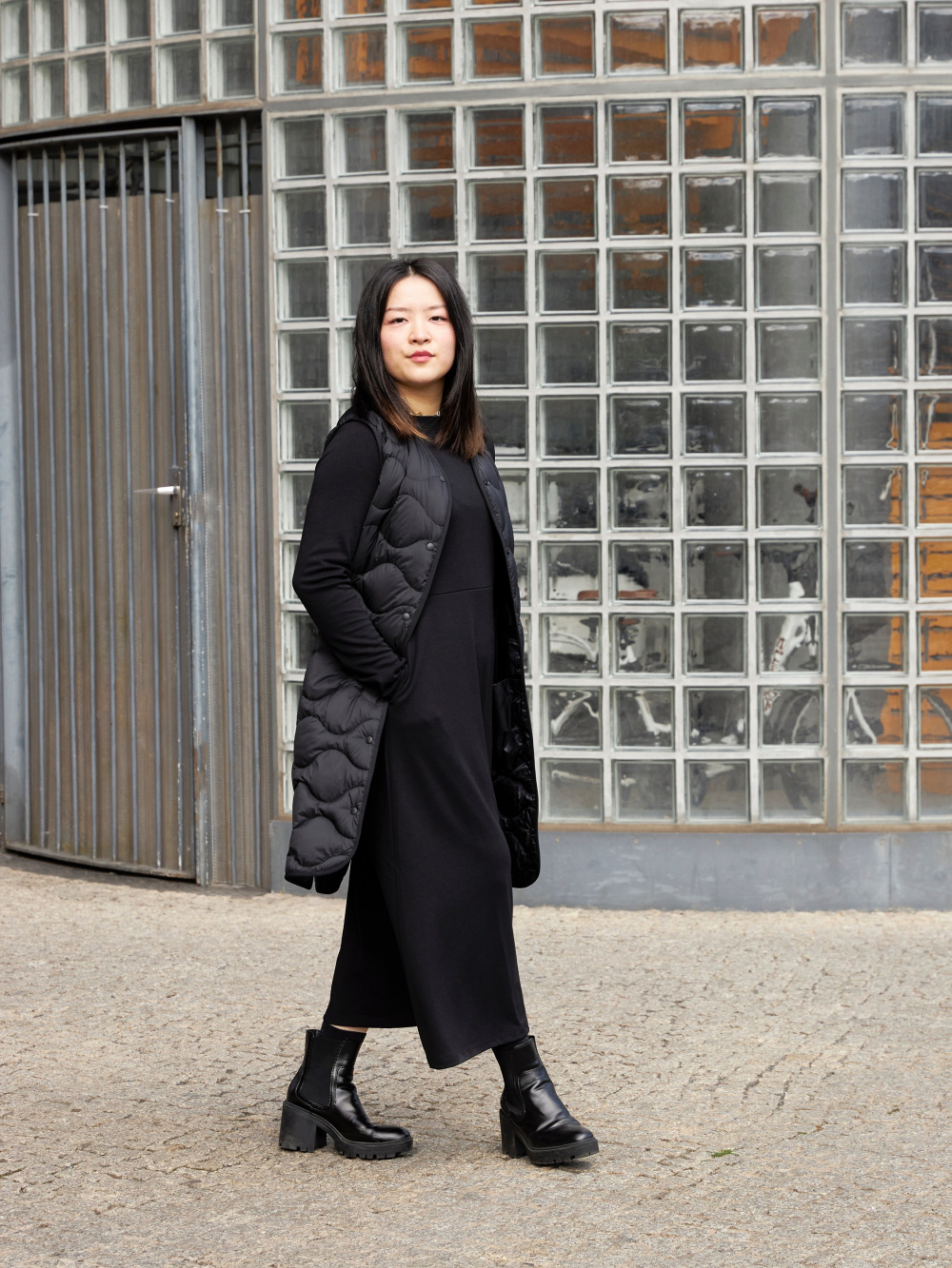 Check styling ideas for「Ultra Light Down Long Vest」| UNIQLO US