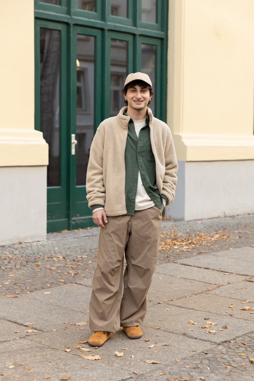 Descubre ideas de looks para「Chaqueta polar mullida、HEATTECH Pantalón ...