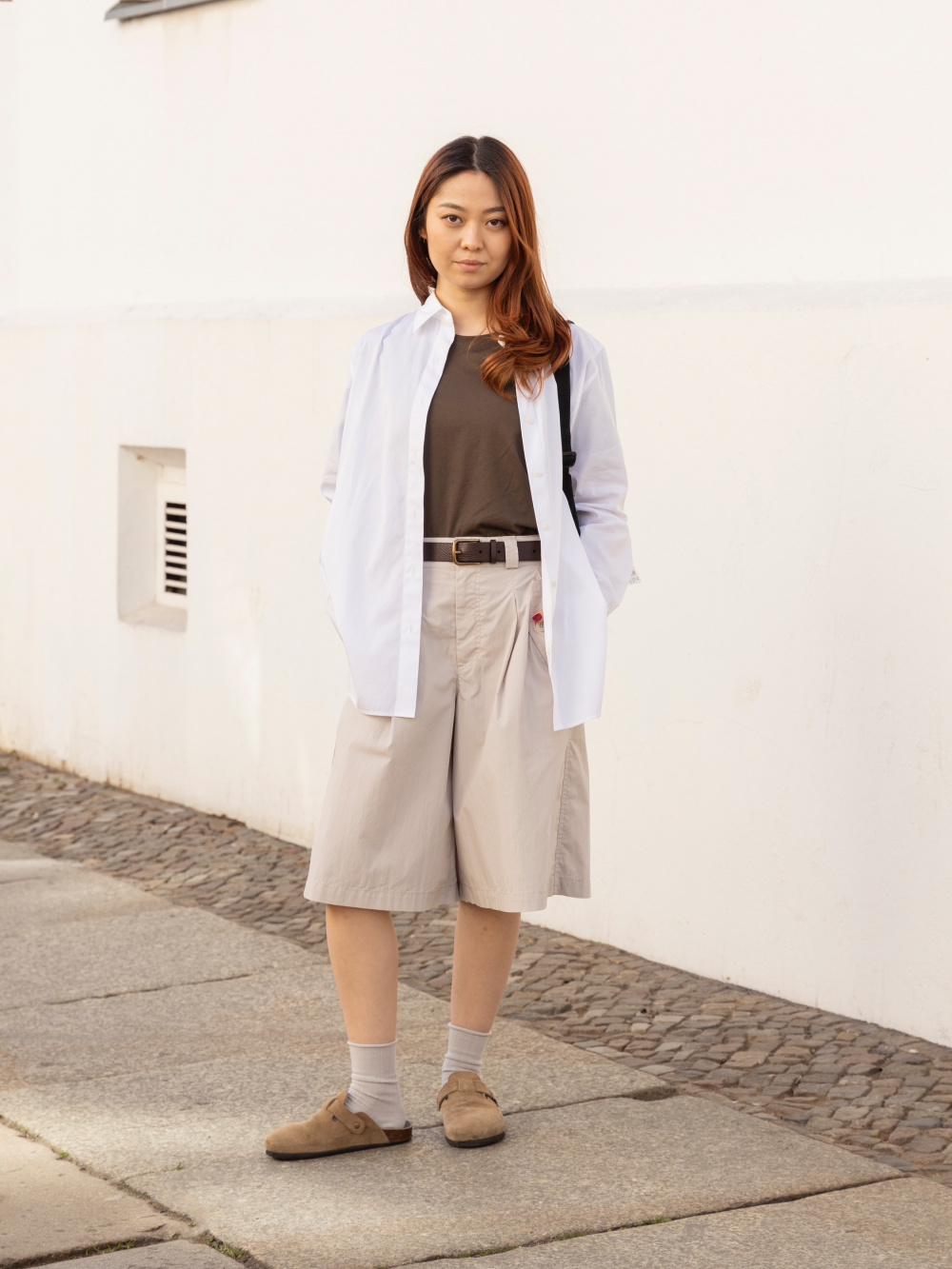 Descubre ideas de looks para「Pantalón corto bermuda、Camisa lino mezcla (sin mangas)」| UNIQLO ES