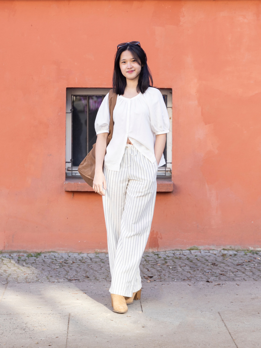 Descubre ideas de looks para「Pantalón confort lino mezcla (rayas)、Camisa lino mezcla volumen ...