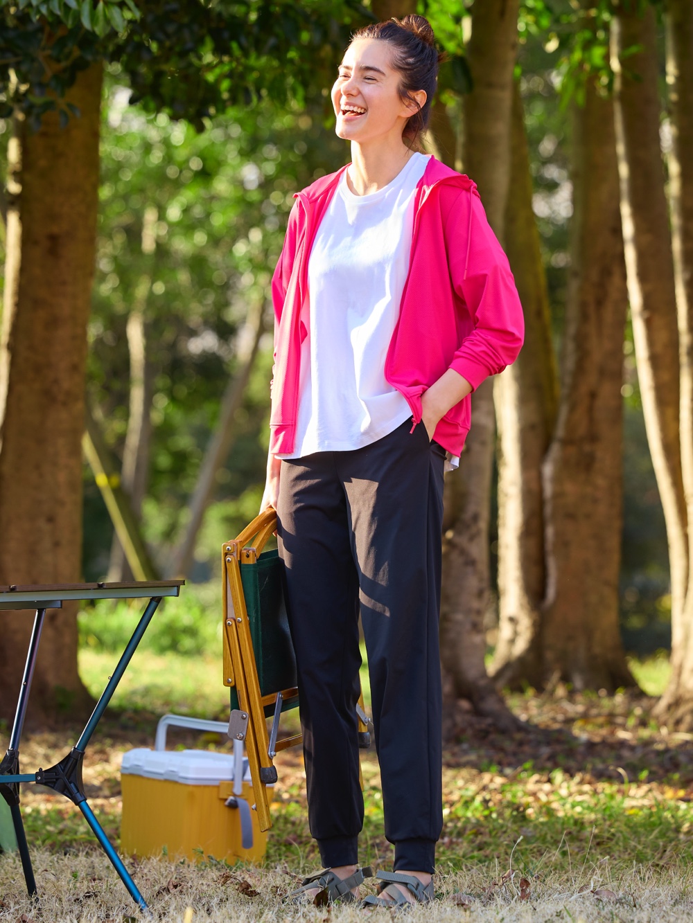 「エアリズムUVカットメッシュパーカ（長袖）、リブボートネックノースリーブT」を使った着こなし| ユニクロ