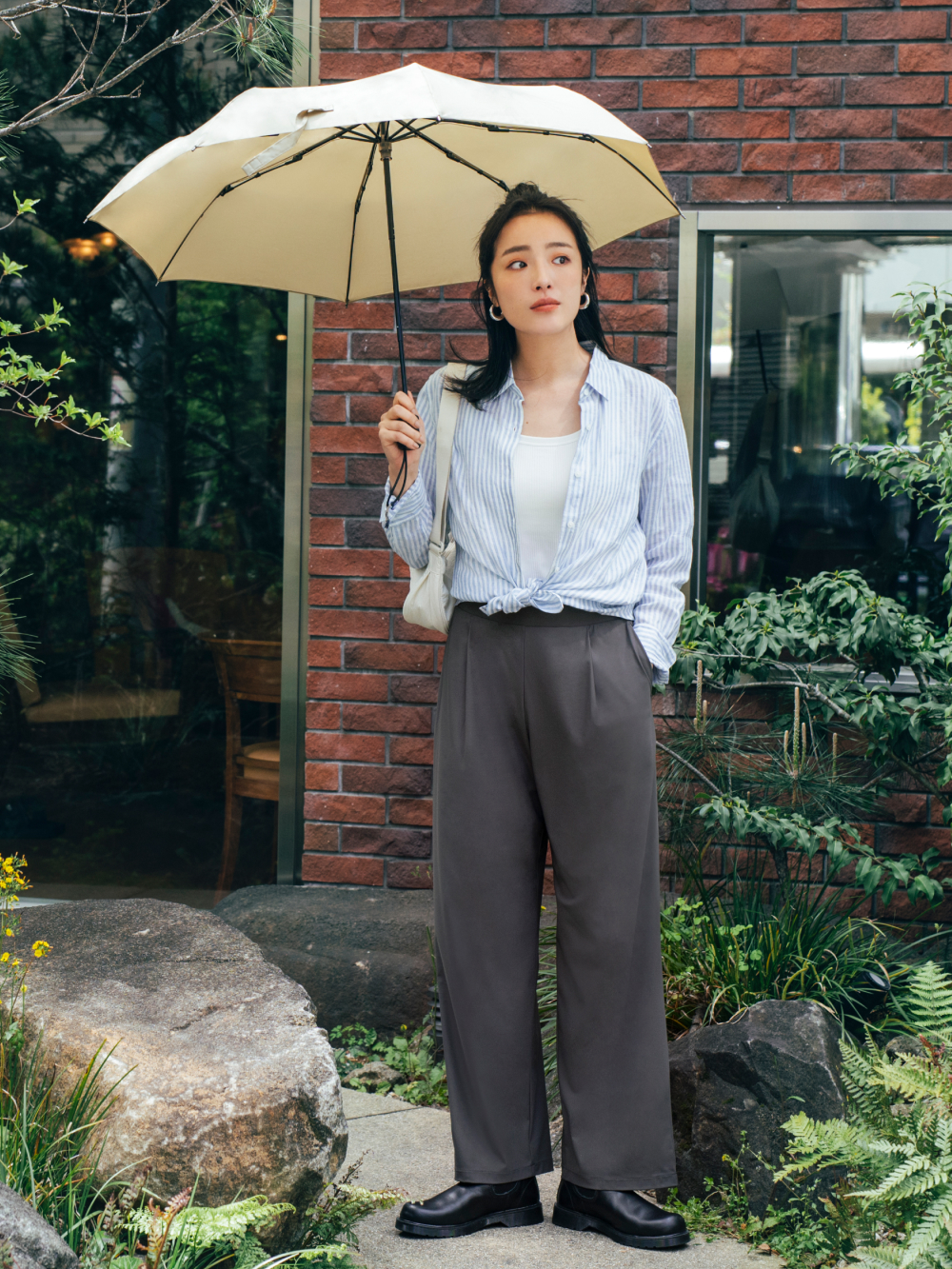 「抗 UV 帽子 (防曬 UPF50+)、抗 UV 可攜式連帽外套 (防曬 UPF50+)」穿搭推薦 | UNIQLO香港及澳門