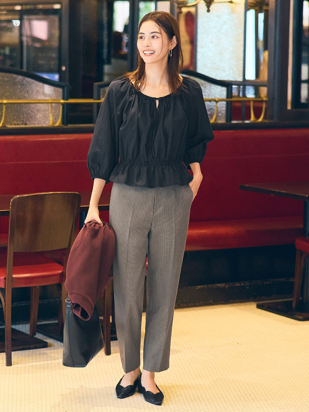 Shop looks for「Tailored Jacket、Faux Leather Square Shoulder Bag」| UNIQLO PH