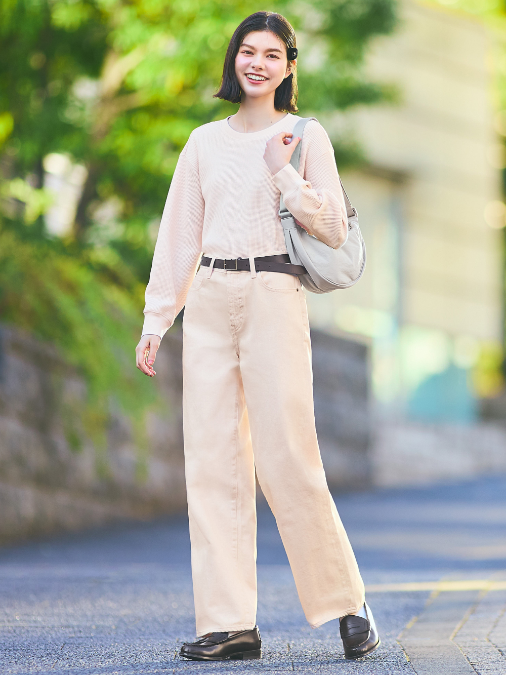 Découvrez les looks avec「Short en lin et coton mélangés、Mini-sac rond à ...