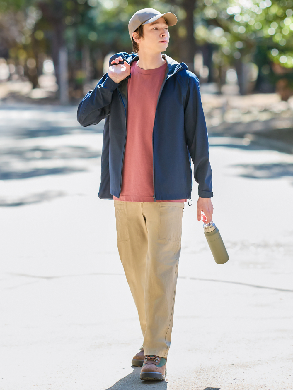 「AIRism코튼오버사이즈크루넥T(5부)、BLOCKTECH파카(3D CUT)」을(를) 착용하였습니다.| UNIQLO