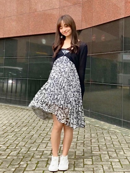 Check styling ideas for「Pleated Camisole Dress、Lace Round Neck Long ...
