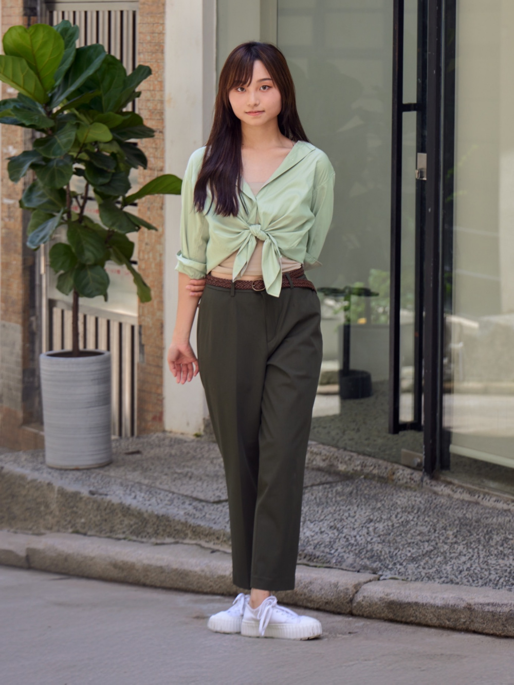 Check styling ideas for「SMART ANKLE PANTS」| UNIQLO CA