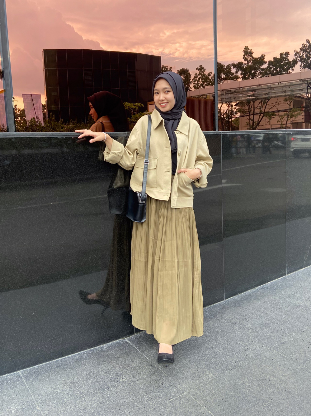 Cek ide styling untuk「Kamisol Bra Crop Tipe Seamless、Jaket Rileks Jersey」| UNIQLO ID