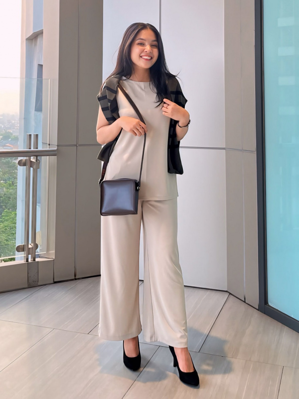 Outfit ideas of Chitra(Mall Taman Anggrek) | UNIQLO PH