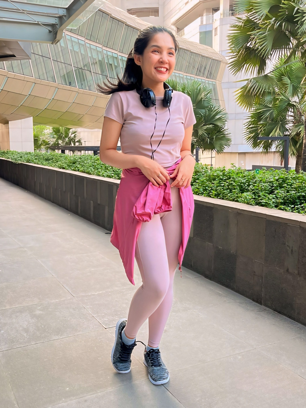 Check styling ideas for「Pocketable UV Protection Parka」| UNIQLO PH