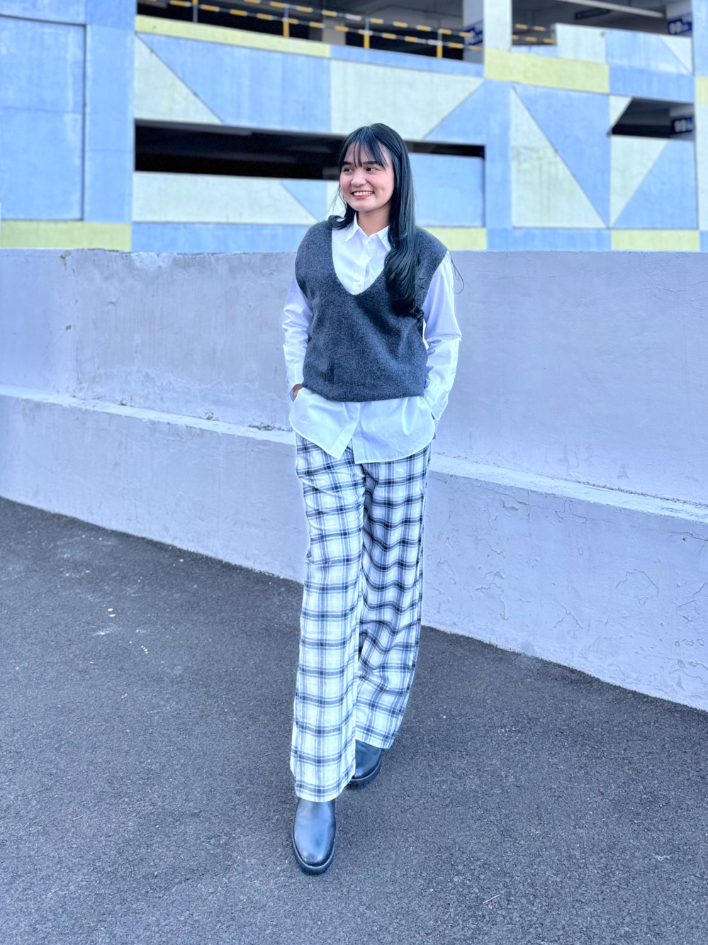 Cek ide styling untuk「Kemeja Broadcloth Oversize | Lengan Panjang、Rompi ...