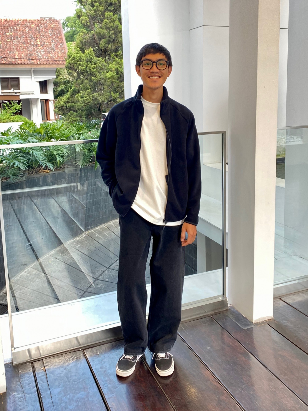 Check styling ideas for「Uniqlo U 100% Cotton Crew Neck T-Shirt、Single ...