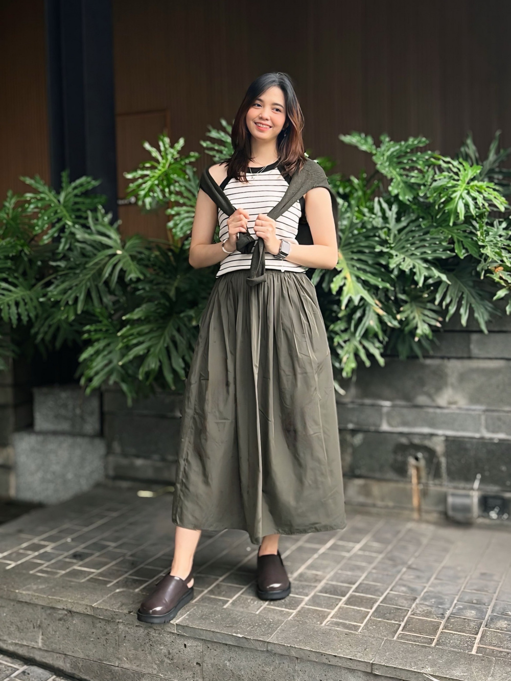 Cek ide styling untuk「Sweater Polo Rib Rajut Washable (Matching Set ...