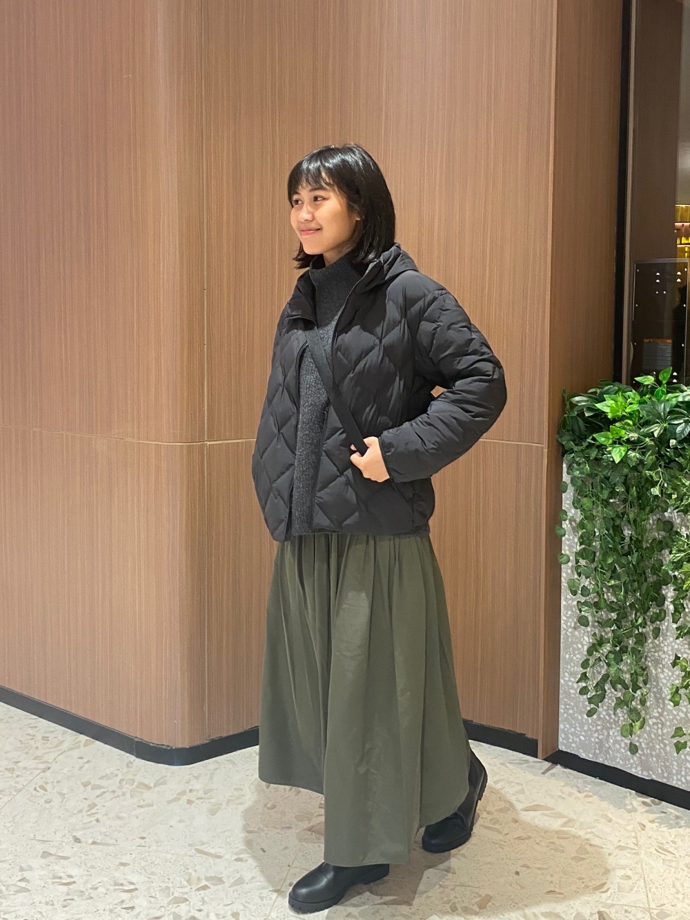 Cek ide styling untuk「PUFFTECH Jaket Parka (Puffer Jacket)、T-Shirt Rib ...