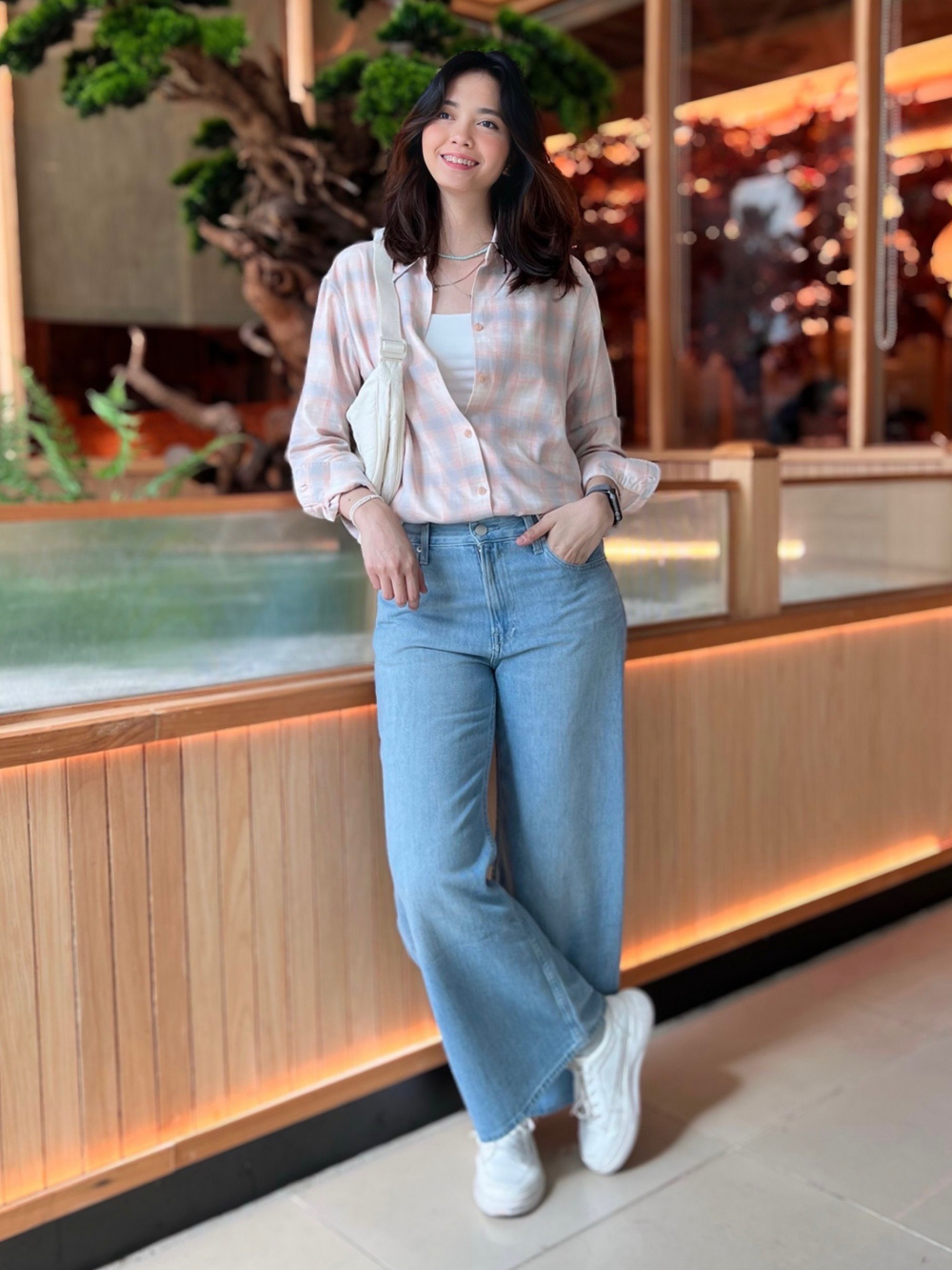 Cek ide styling untuk「Tas Bulat Ultra Mini (Water-Repellent)、AIRism Bra ...