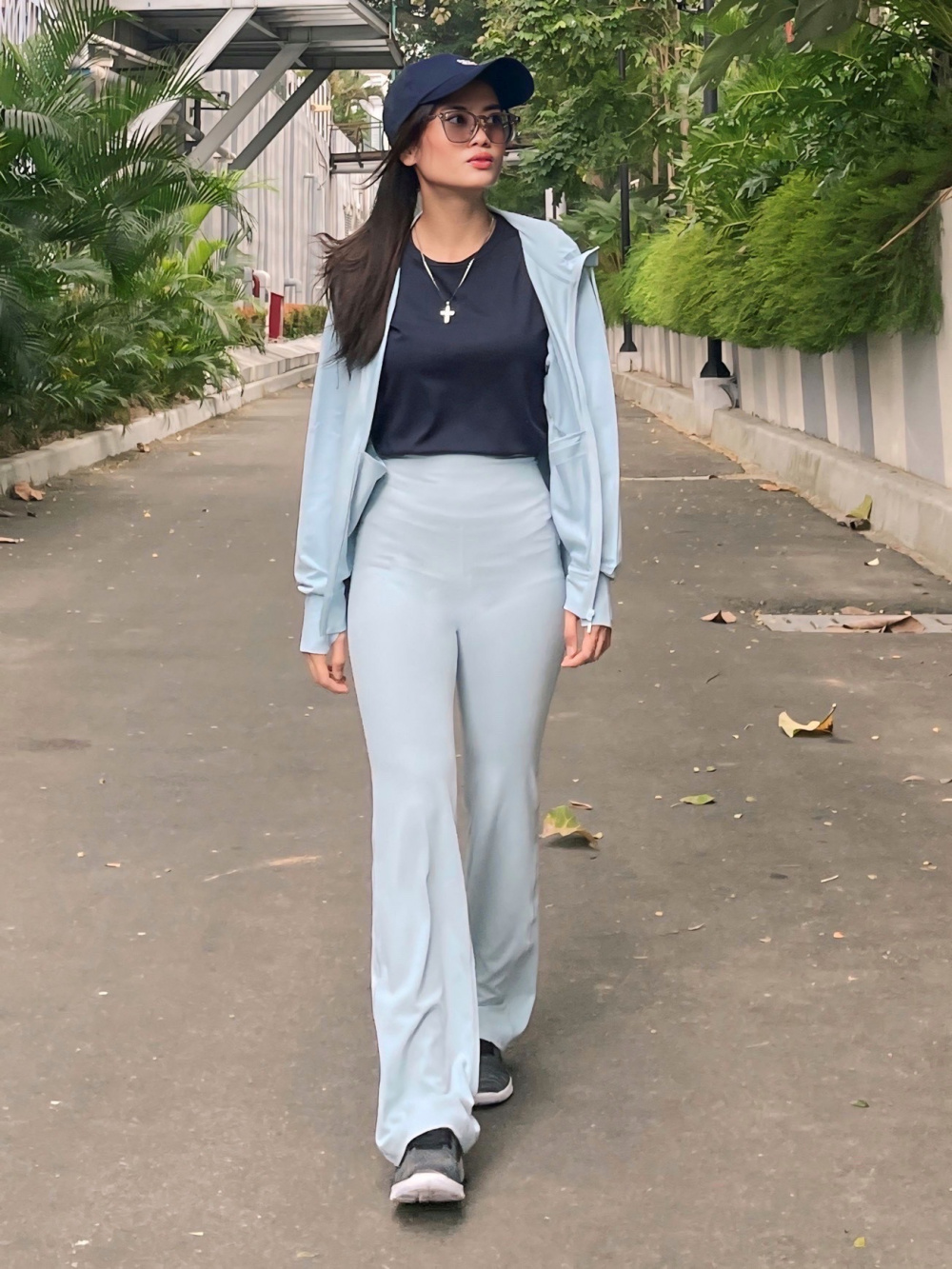 Check styling ideas for「UV Protection Cap、Wide Tapered Jeans」| UNIQLO PH