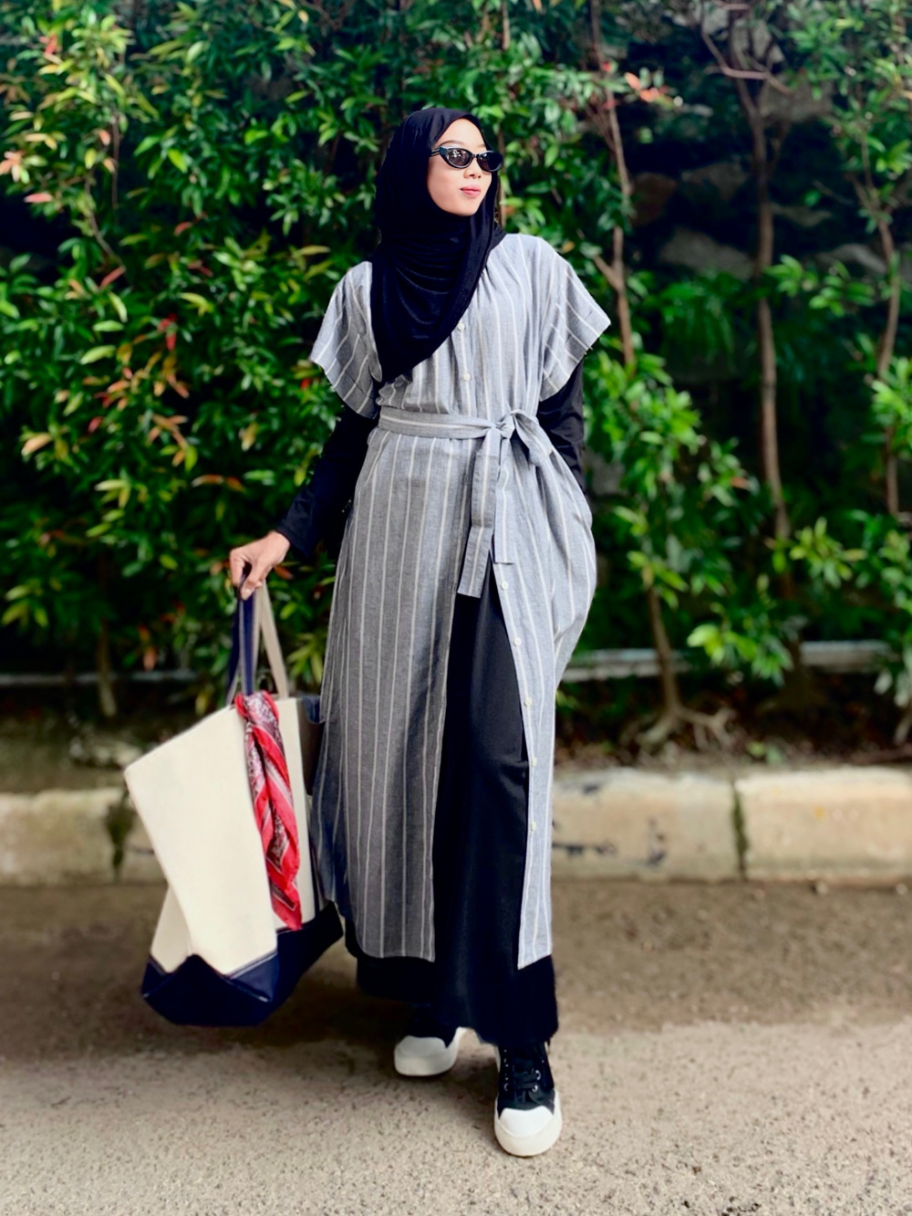 Check styling ideas for「Sunglasses Narrow Frame」| UNIQLO SG