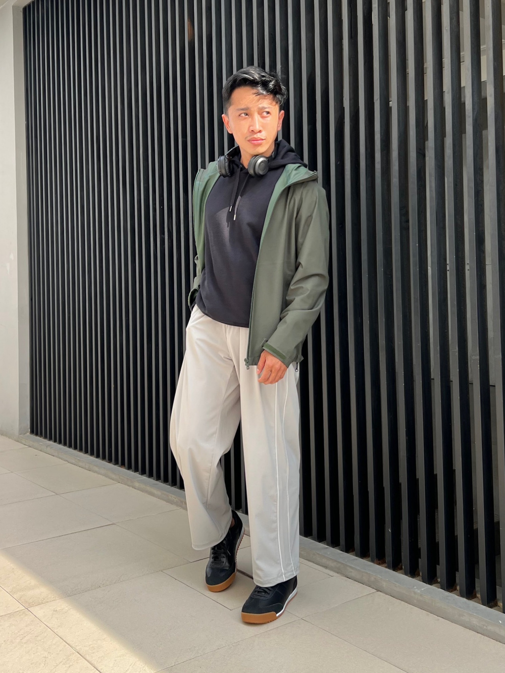 Check styling ideas for「BLOCKTECH Parka (3D Cut)、Geared Pants」| UNIQLO PH