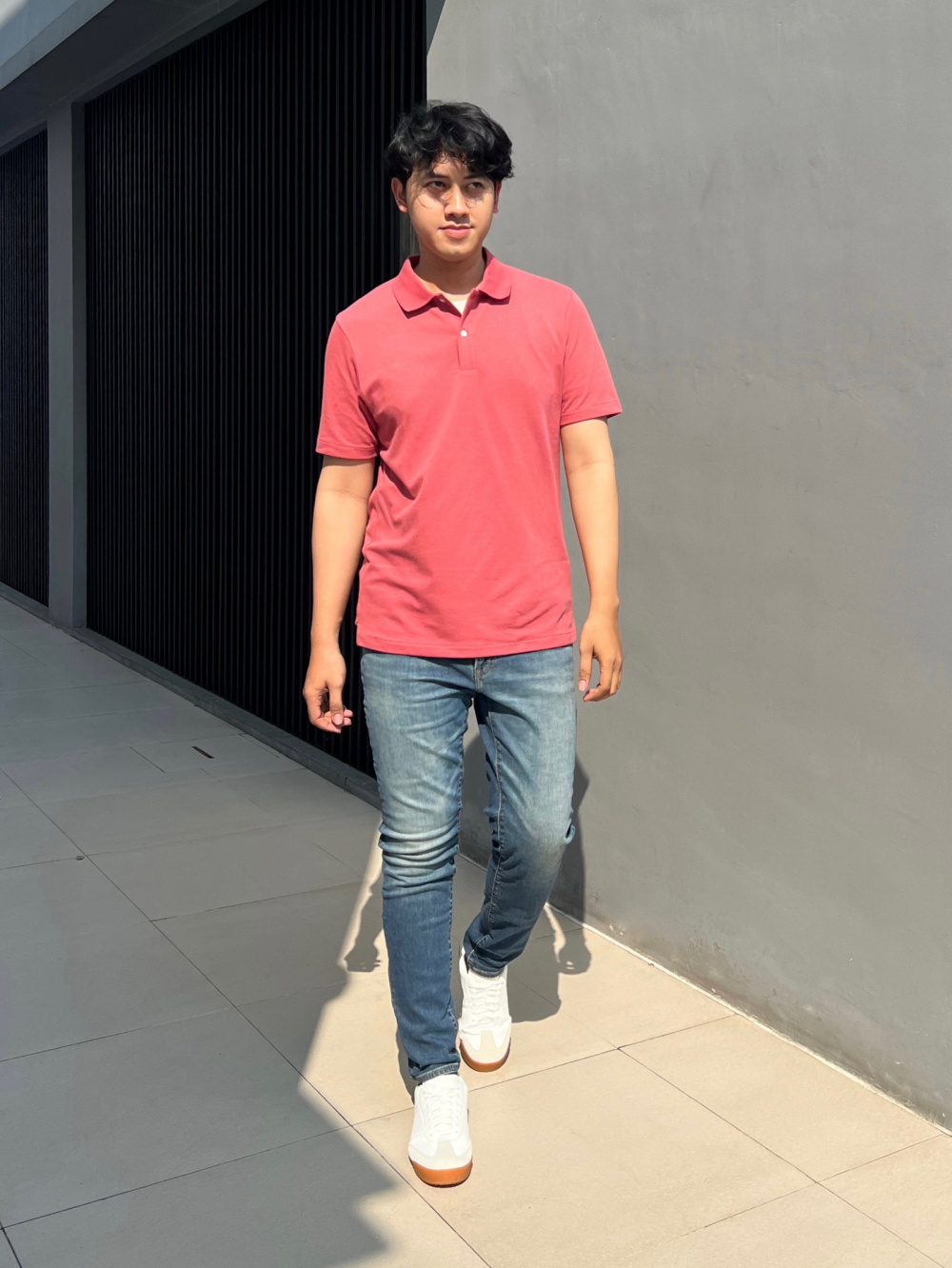 Cek ide styling untuk「Jaket Coach、UT Archive Art Lengan Pendek (Andy ...