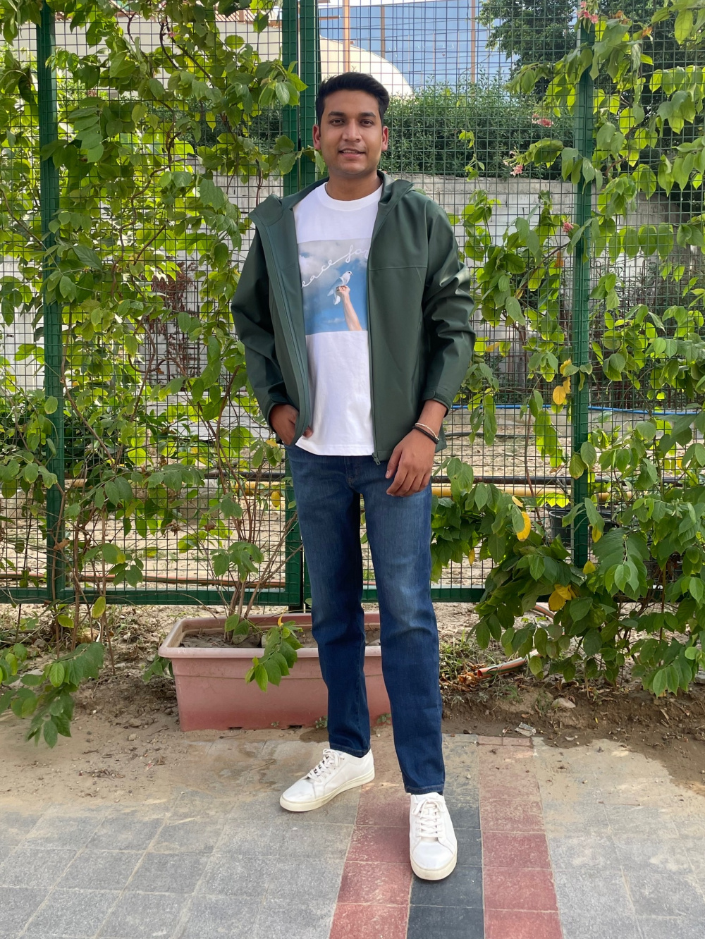 Check styling ideas for「EZY Extra Stretch Jeans」| UNIQLO IN