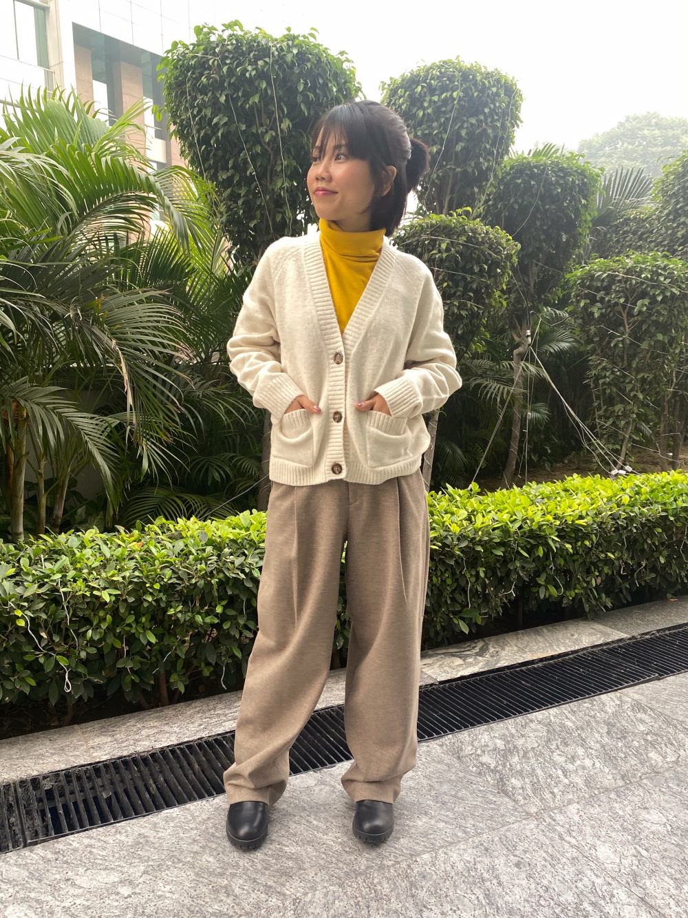 Check styling ideas for「Souffle Yarn Long Sleeve Short Cardigan」| UNIQLO IN