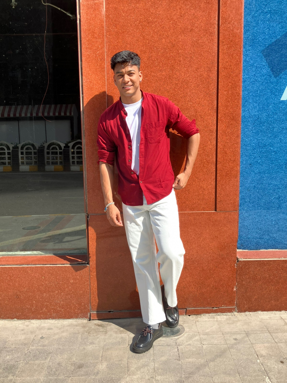 Check styling ideas for「Wide Straight Jeans、Round Mini Shoulder Bag ...