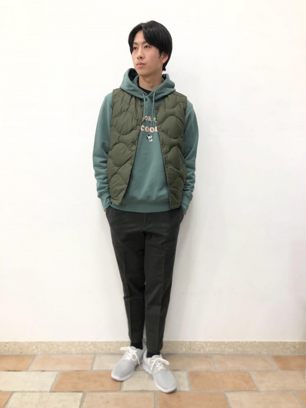 「スマートアンクルパンツ2WAYストレッチ（コットン・丈標準64.5～70.5cm）」の着用コーディネート| ユニクロ