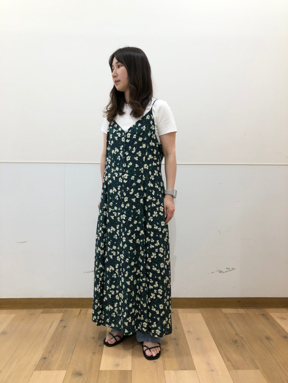 「フレアハイライズジーンズ（標準丈73cm）」の着用コーディネート| ユニクロ