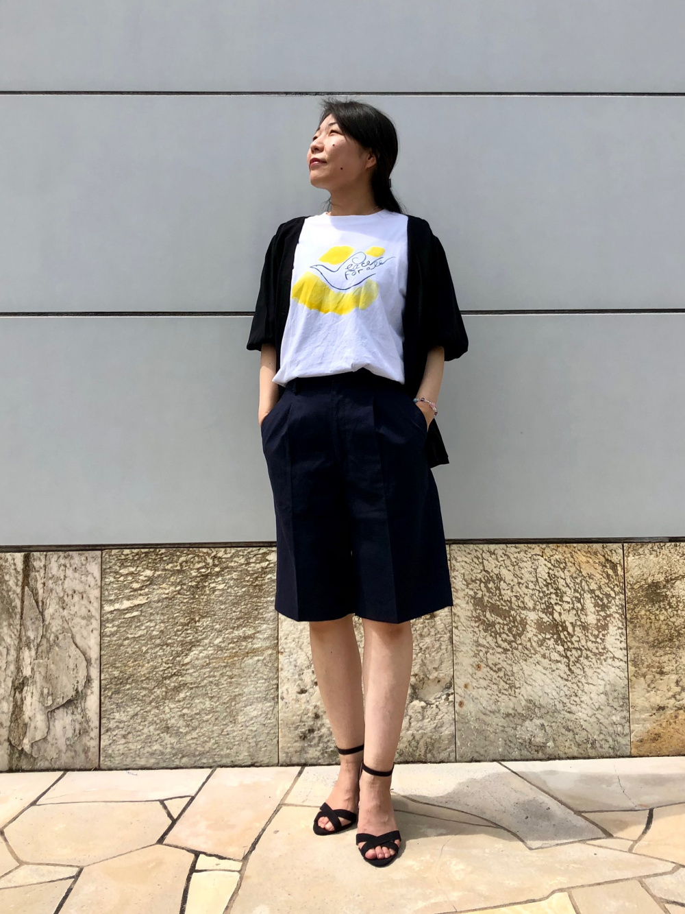 「PEACE FOR ALL UT グラフィックTシャツ（半袖・レギュラーフィット）イネス・ド・ラ・フレサンジュ」の着用コーディネート| ユニクロ